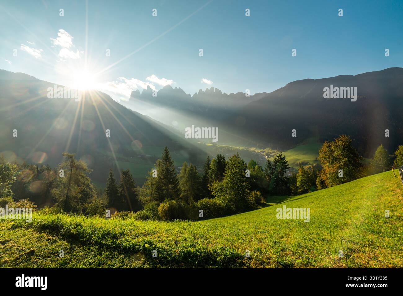Breathtaking seasons hi-res stock photography and images - Alamy