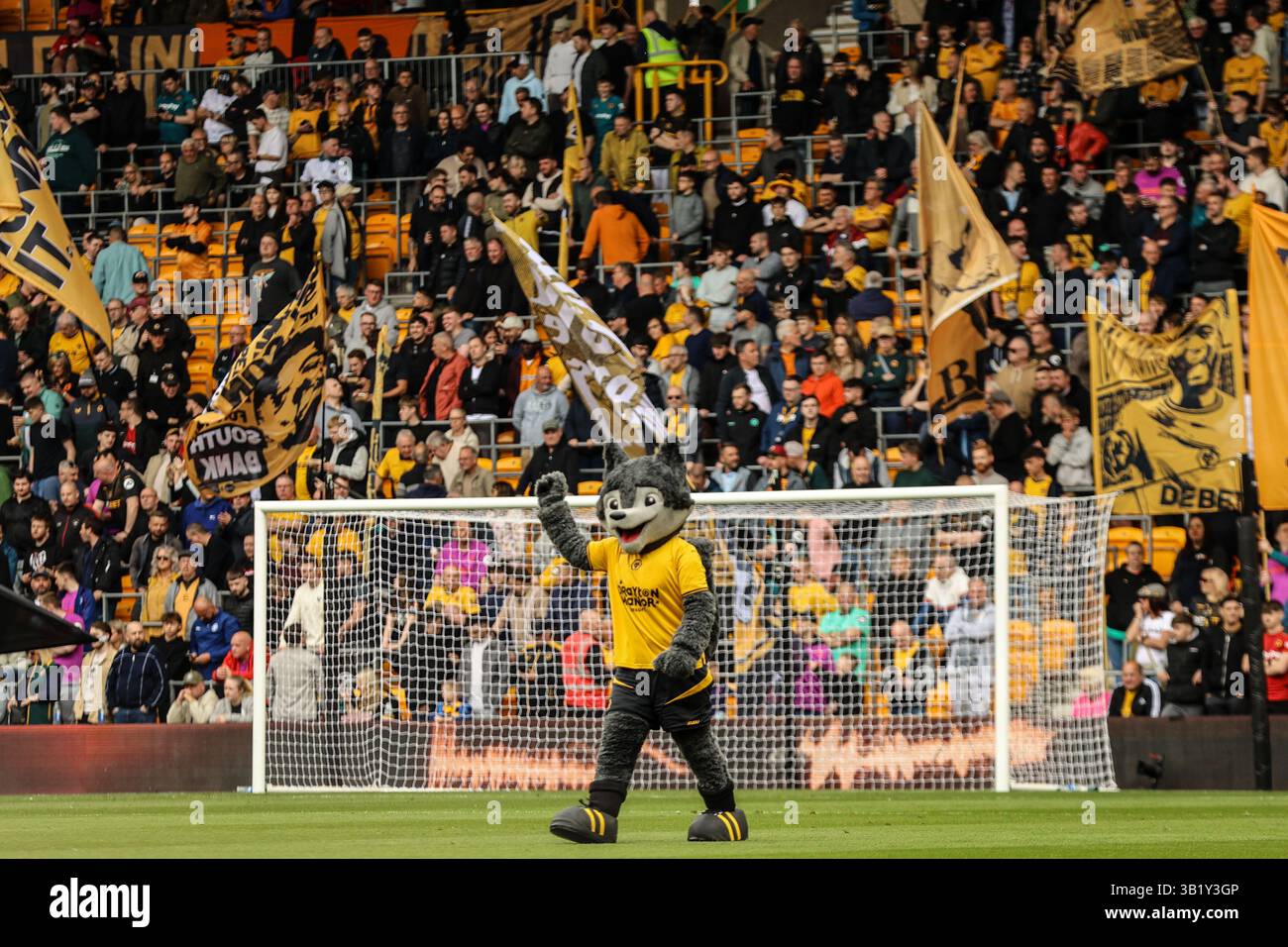 Wolverhampton, UK. 26th Apr, 2025. Wolverhampton, England, April 26th ...