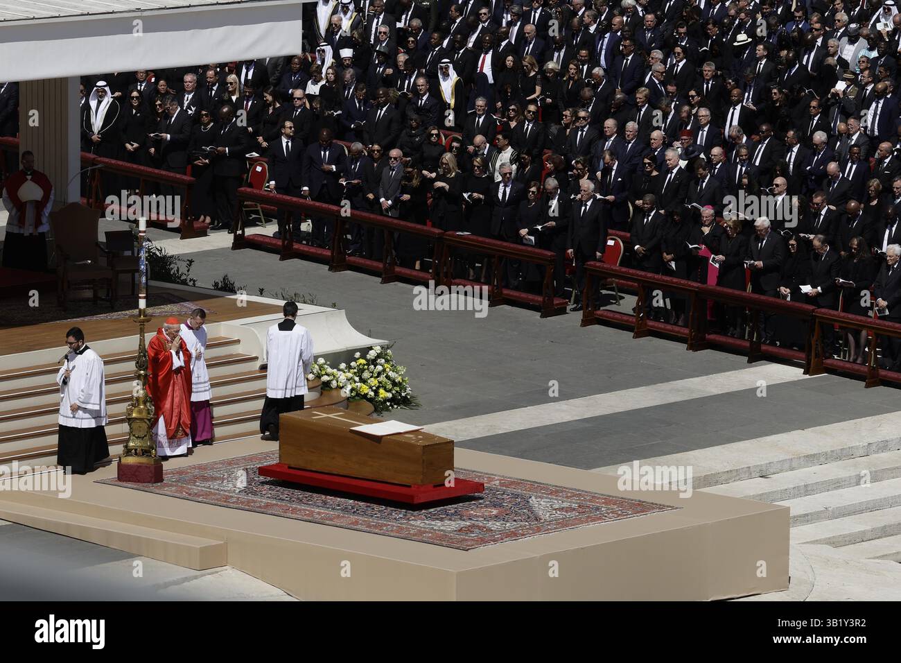 Roma, Italy. 26th Apr, 2025. Italy, march 29 st 2024: Funeral of Pope ...
