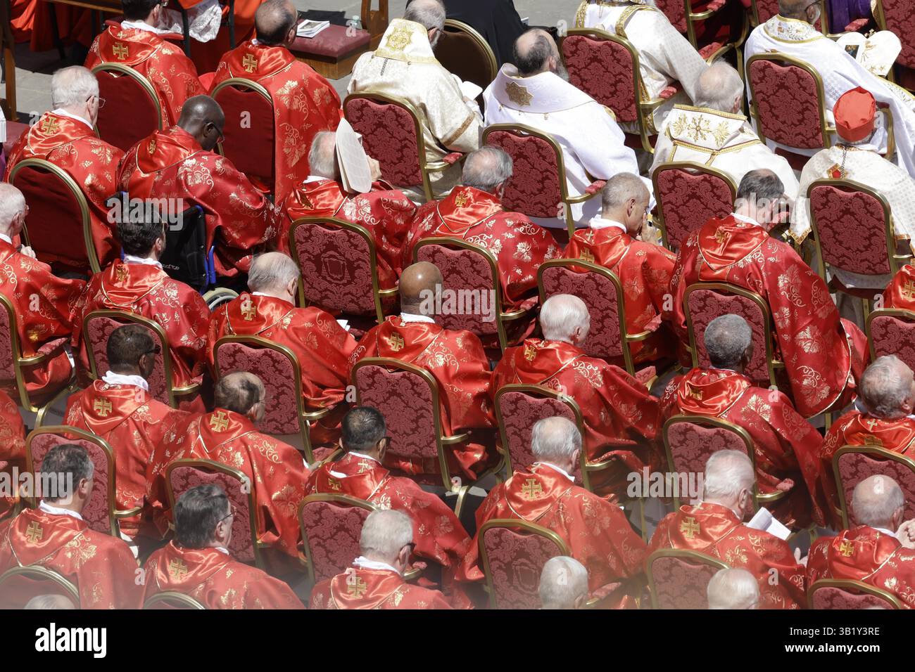 Roma, Italy. 26th Apr, 2025. Italy, march 29 st 2024: Funeral of Pope ...
