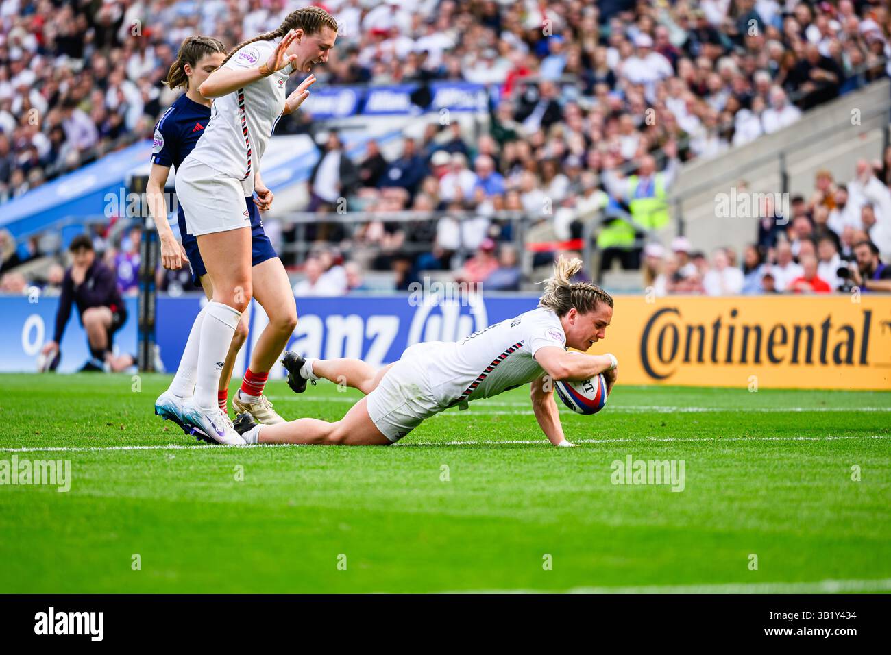 LONDON, UNITED KINGDOM. 26, Apr 25. Claudia MacDonald of England Women ...