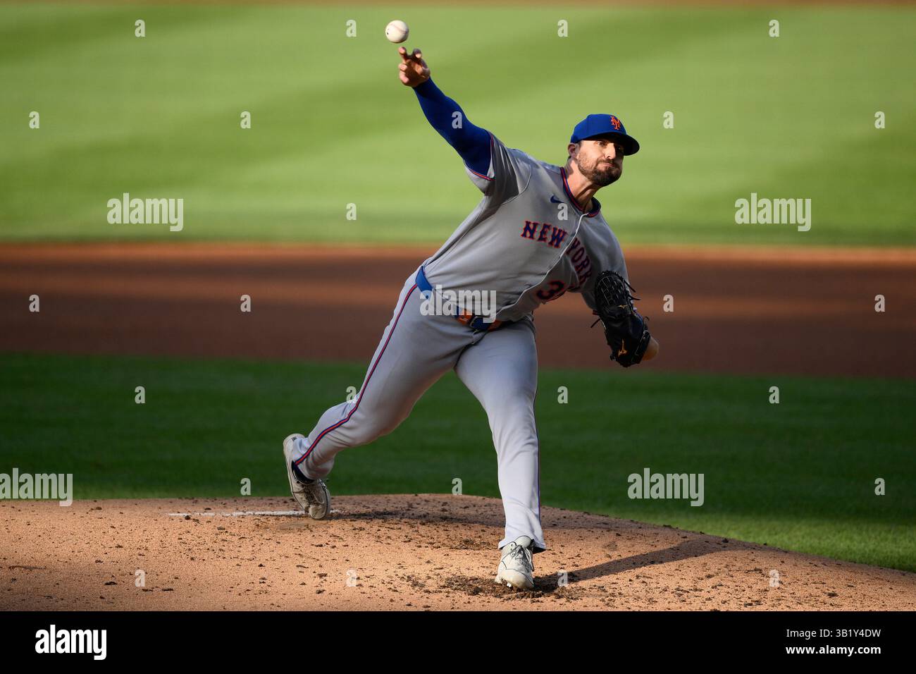 New York Mets starting pitcher Clay Holmes throws during the second ...