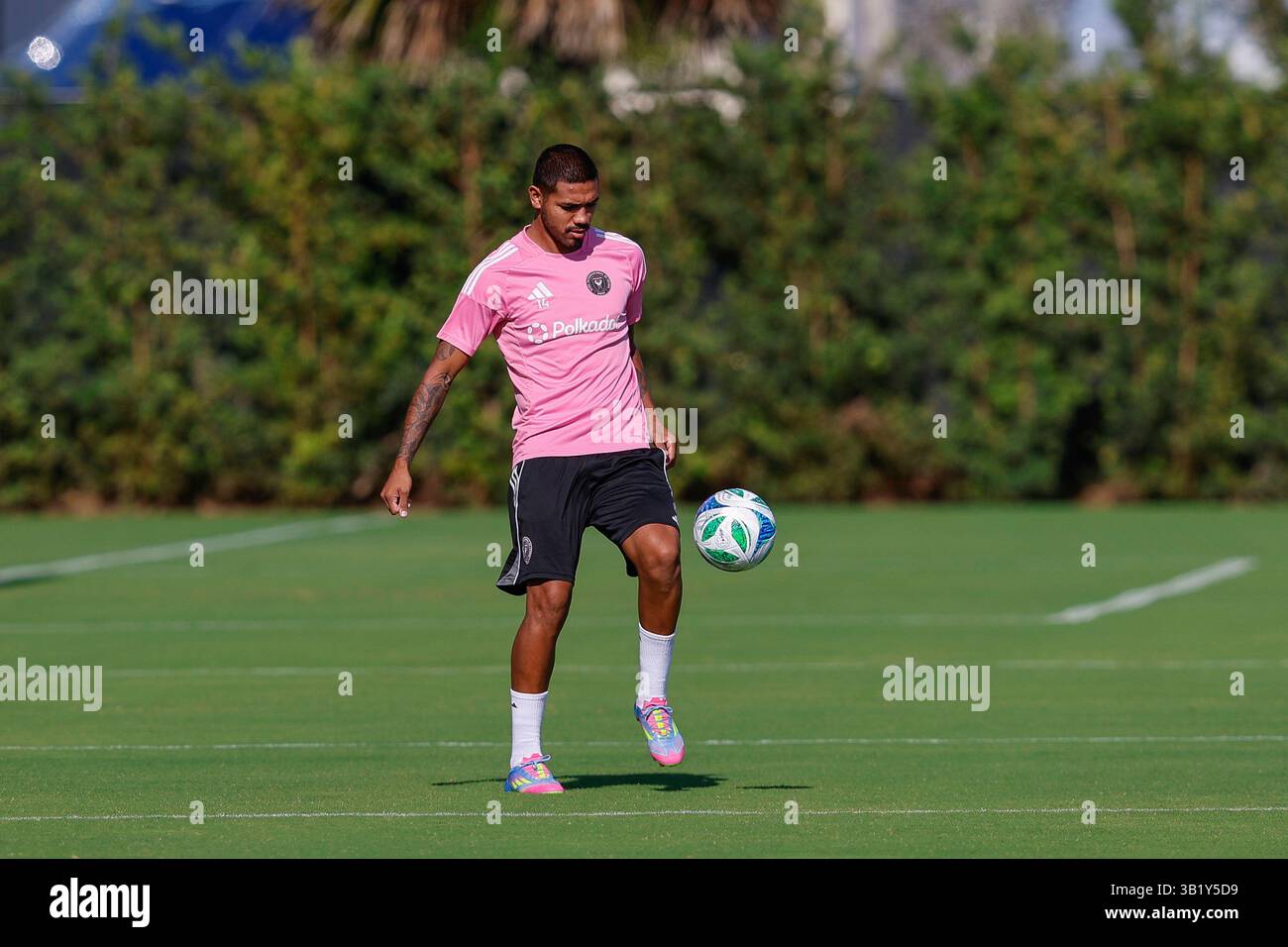FORT LAUDERDALE, FL - APRIL 26: Yannick Bright (42) of Inter Miami CF ...