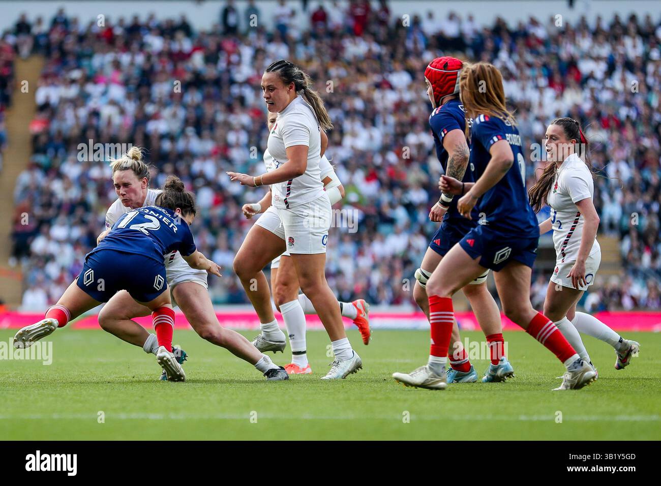 Twickenham, UK. 26th Apr, 2025. Gabrielle Vernier of France Women makes ...
