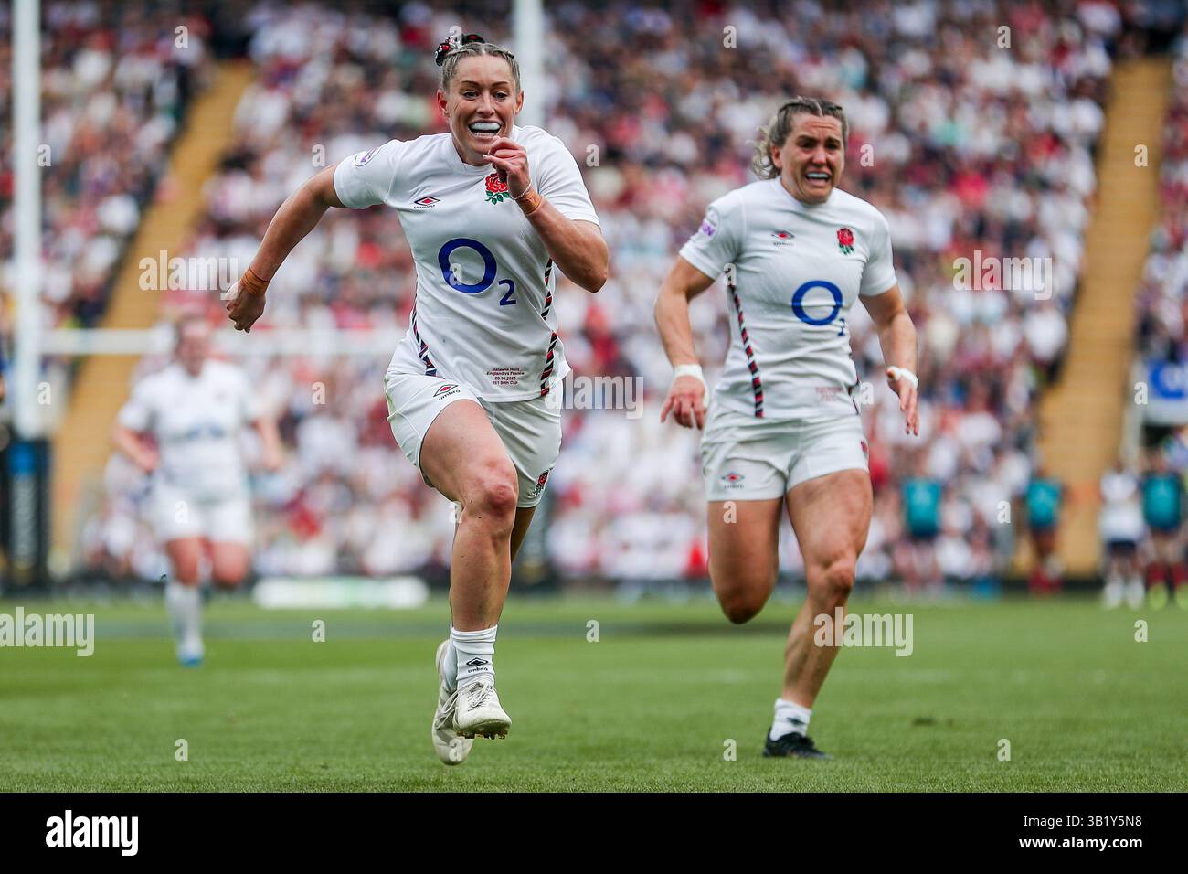 Twickenham, UK. 26th Apr, 2025. Natasha Hunt of England Women in action ...