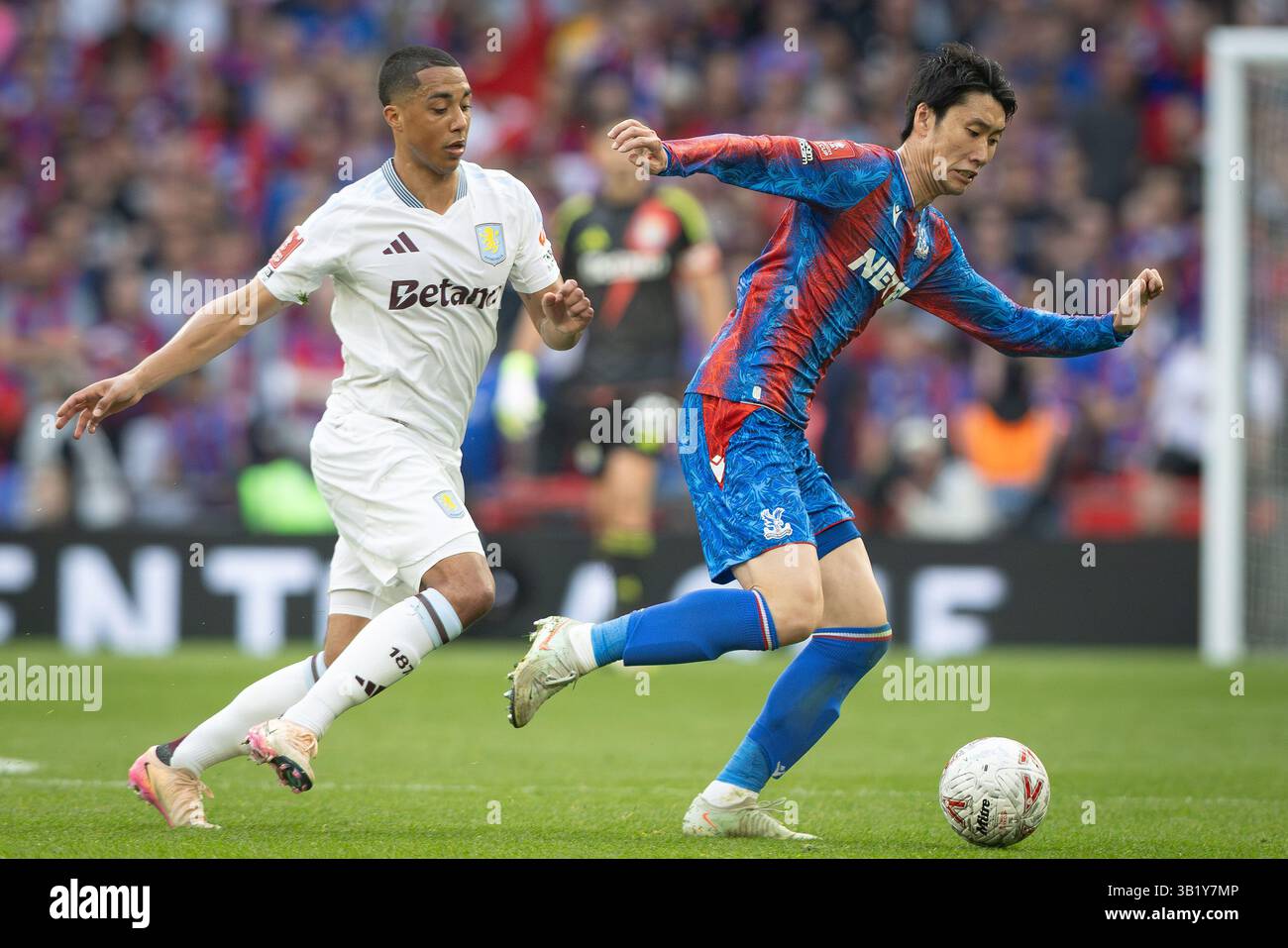 London, UK. 26th Apr 2025. Aston Villa midfielder Youri Tielemans (8 ...