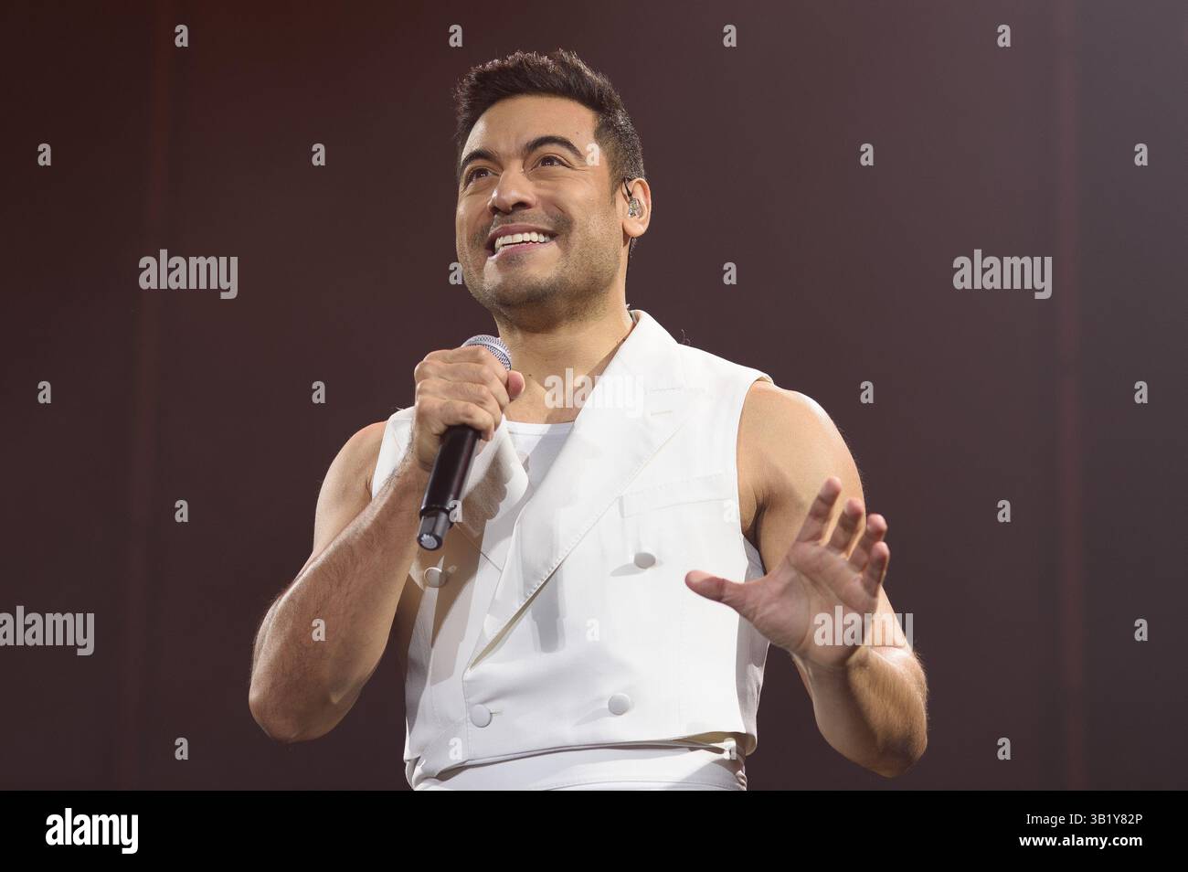 Mexican singer Carlos Rivera performs during a concert at the Movistar Arena in Madrid on March ...