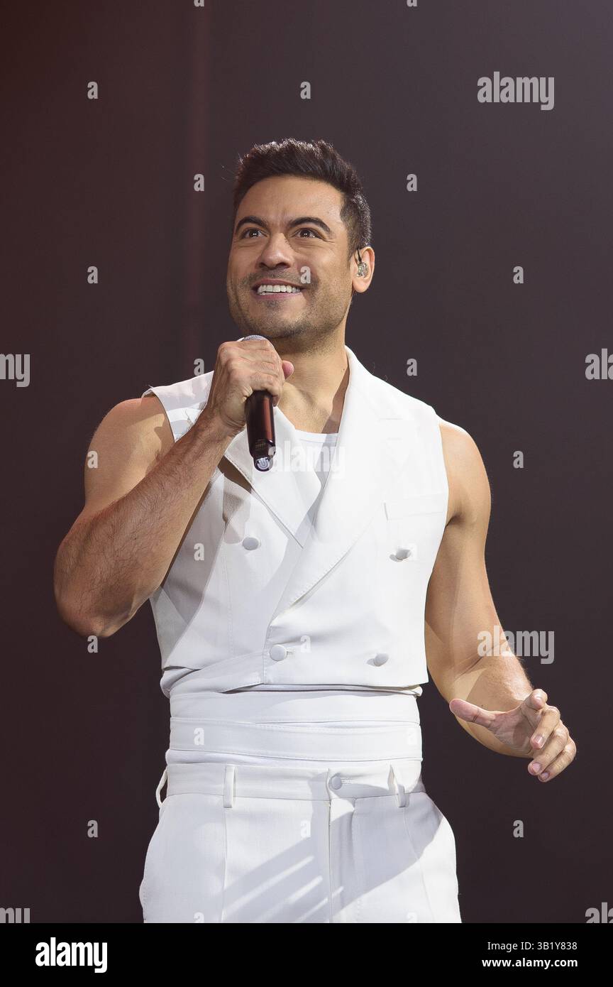 Mexican singer Carlos Rivera performs during a concert at the Movistar ...