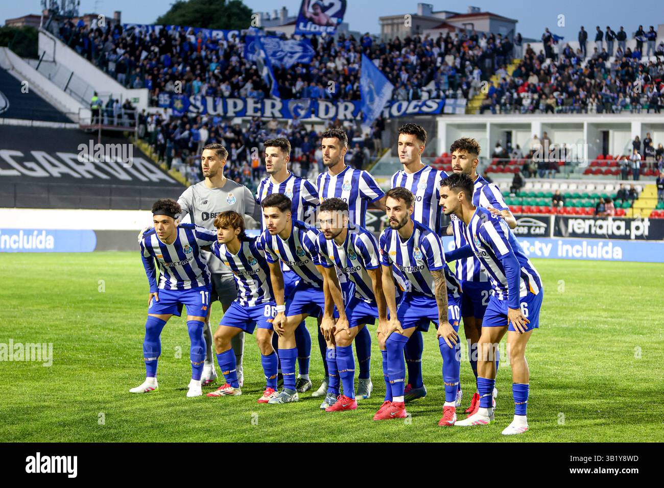 FC Porto players line up before the start the Liga Portugal Betclic ...