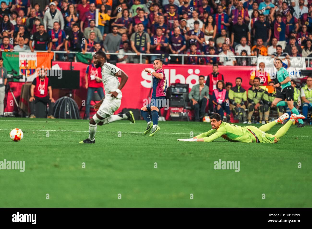 Ferran Torres of FC Barcelona and Antonio Rudiger of Real Madrid CF and ...
