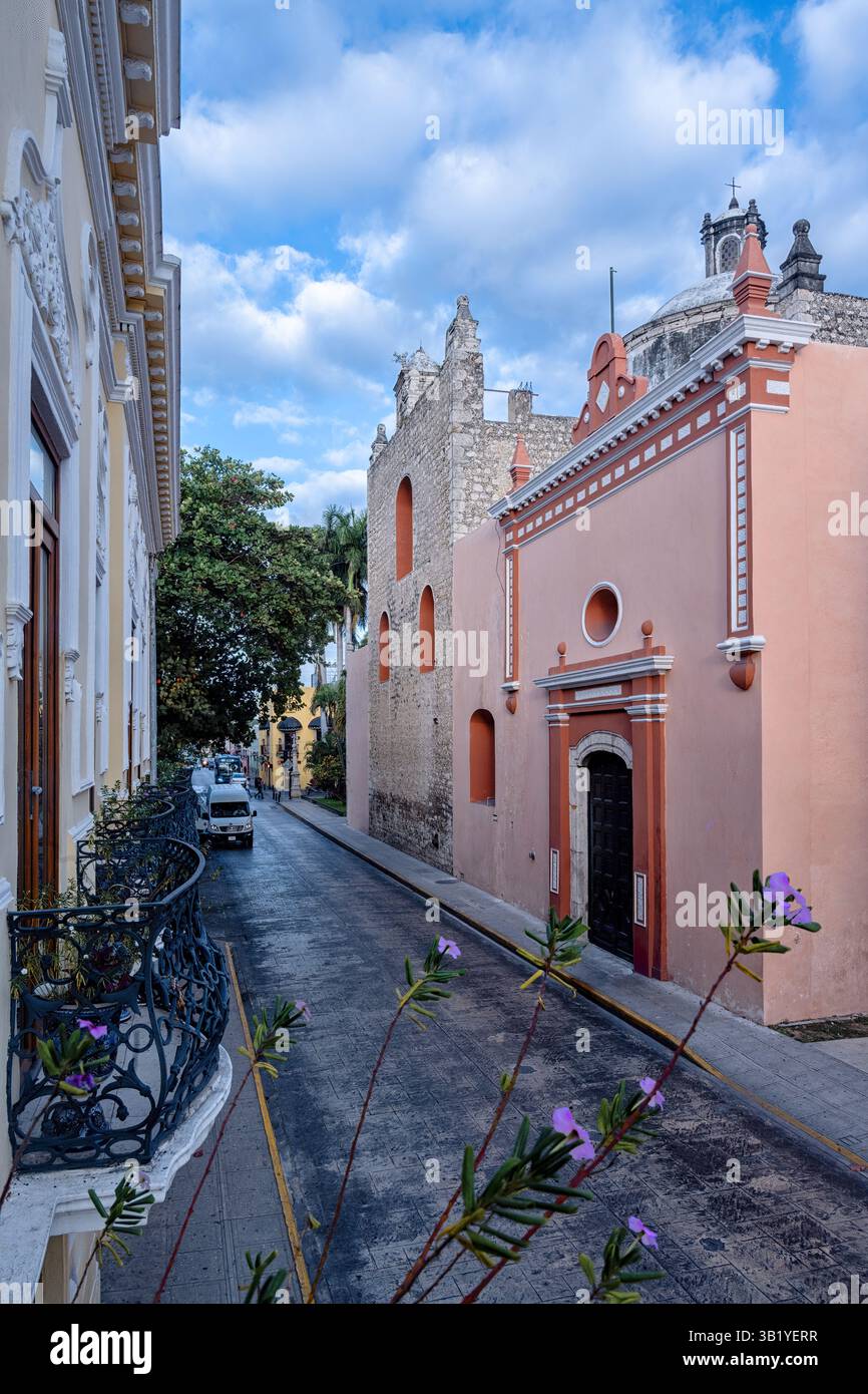 Traditional Spanish style architecture in Merida, Mexico Stock Photo ...