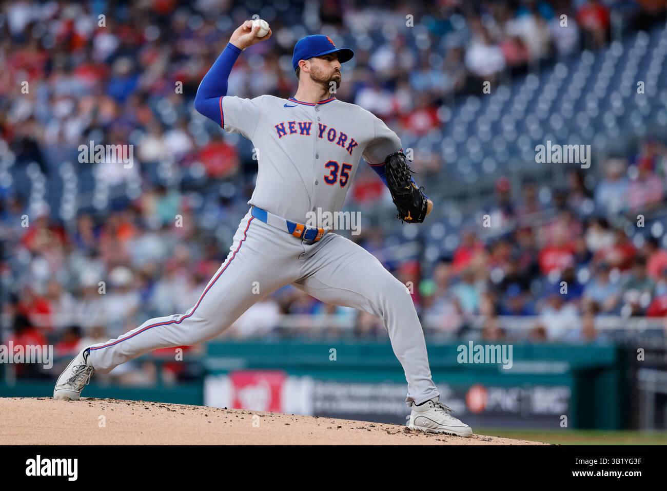 WASHINGTON, DC - APRIL 26: New York Mets pitcher Clay Holmes (35 ...