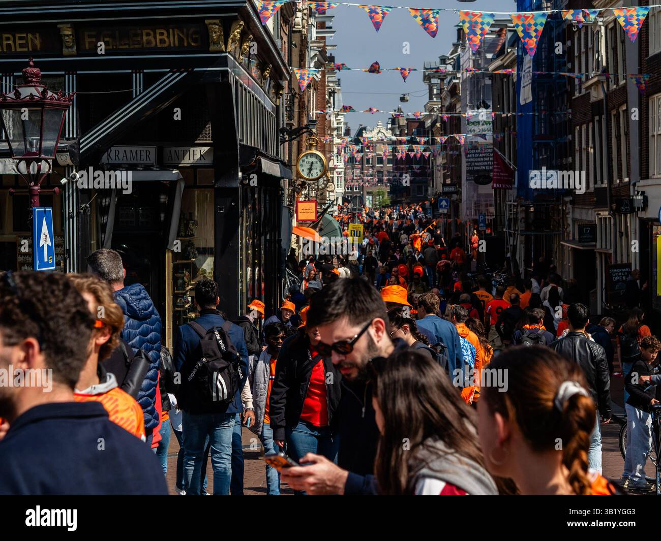 Amsterdam, Netherlands. 26th Apr, 2025. Streets are seen full of ...