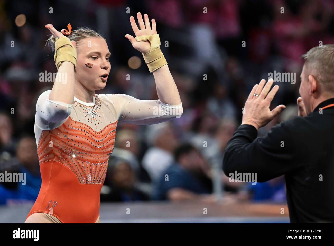 April 17, 2025, Fort Worth, US: JADE CAREY from Oregon State in action ...