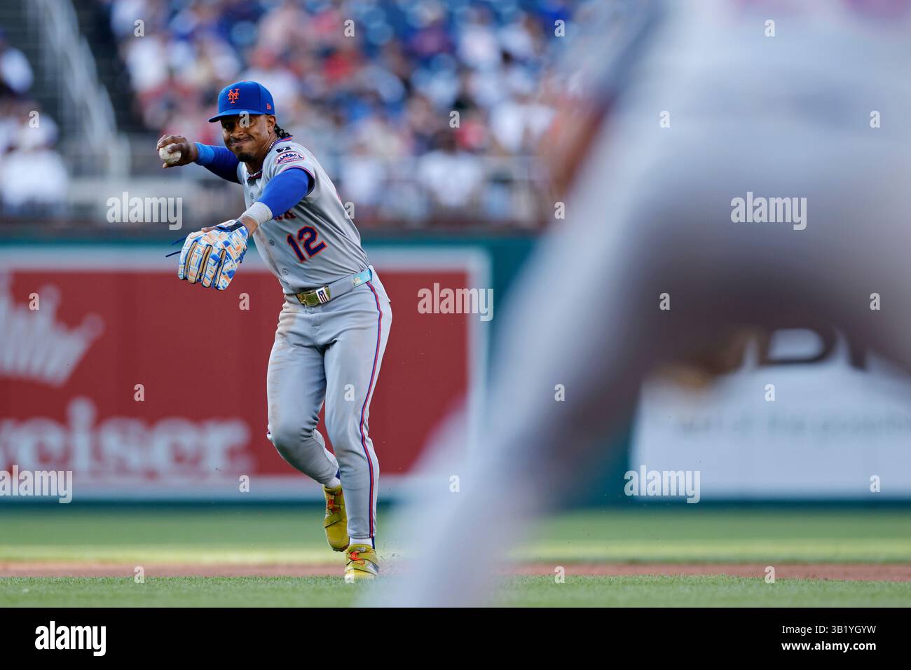 WASHINGTON, DC - APRIL 26: New York Mets shortstop Francisco Lindor (12 ...
