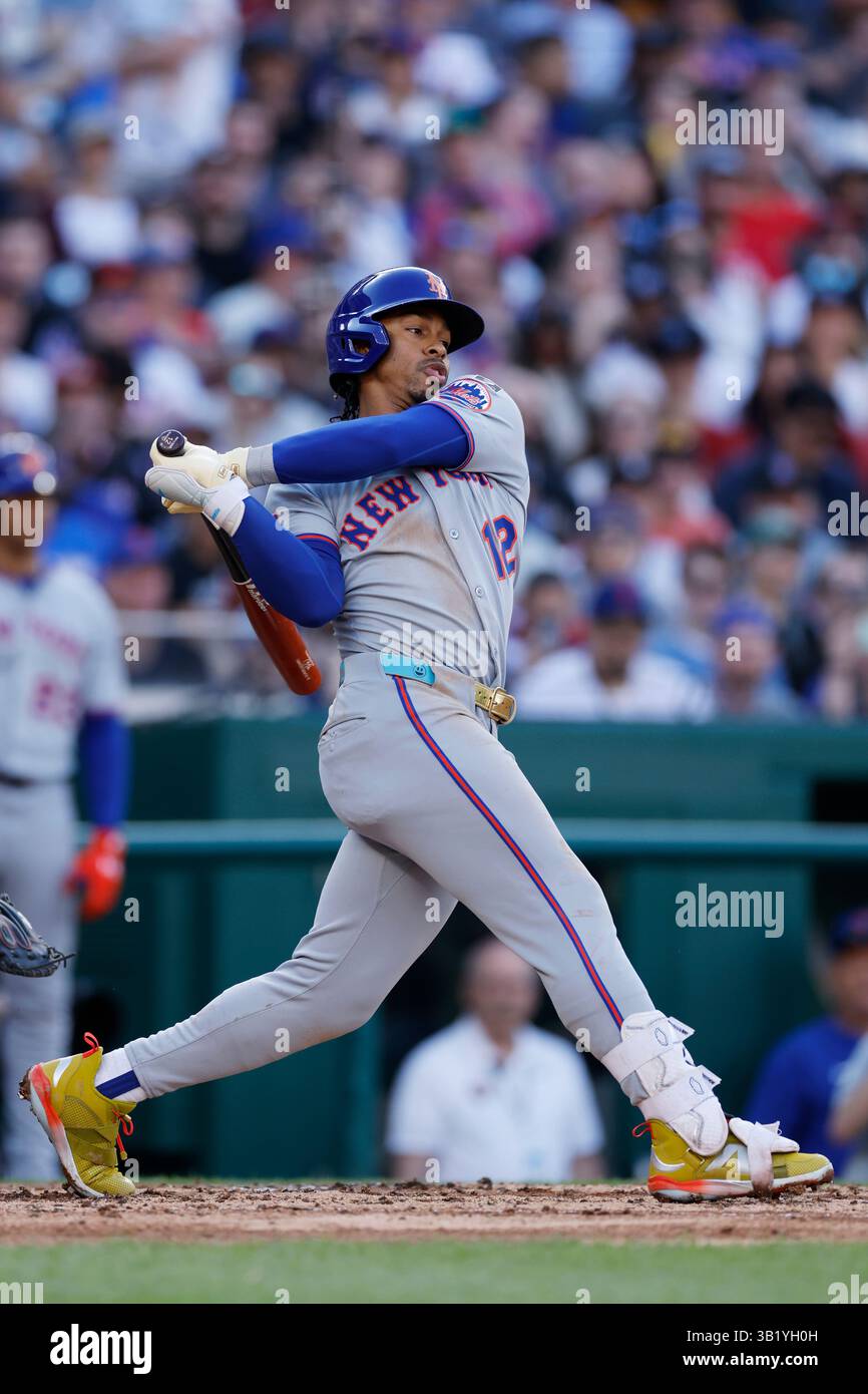 WASHINGTON, DC - APRIL 26: New York Mets shortstop Francisco Lindor (12 ...