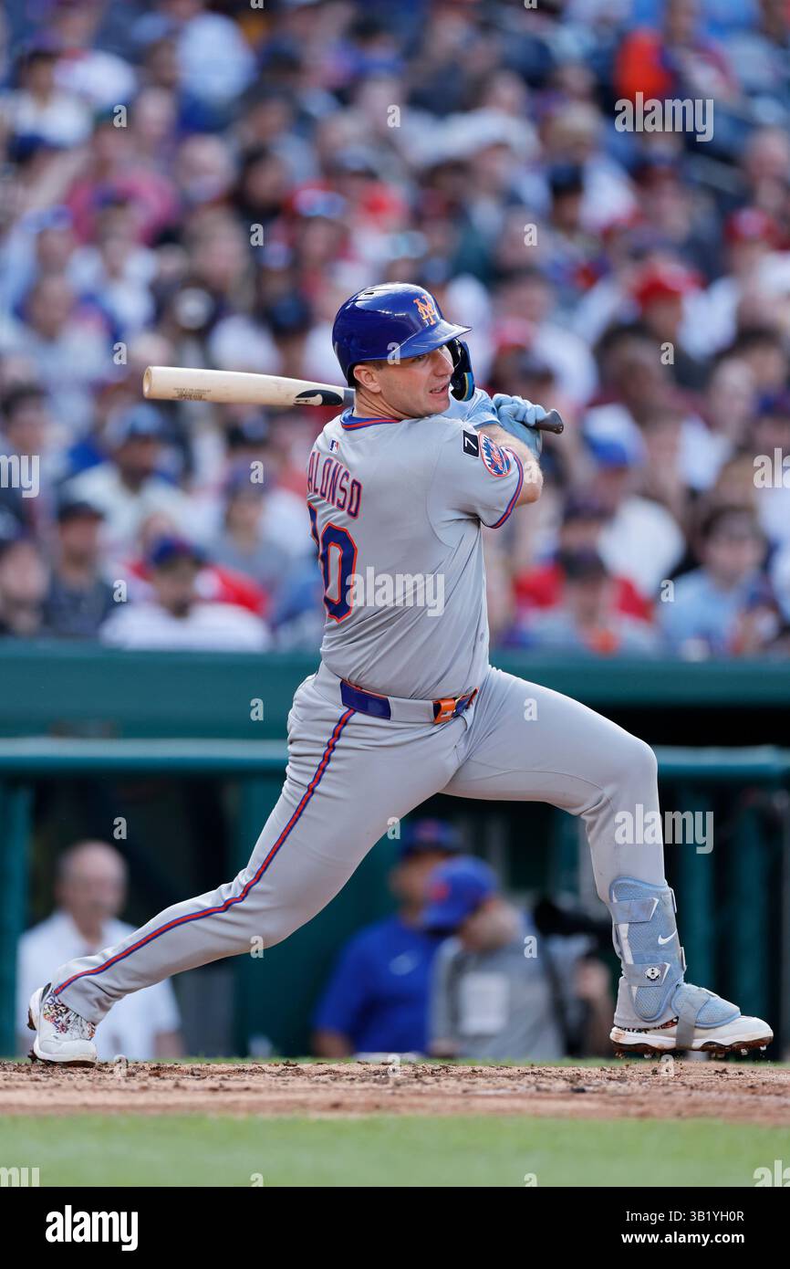 WASHINGTON, DC - APRIL 26: New York Mets first baseman Pete Alonso (20 ...