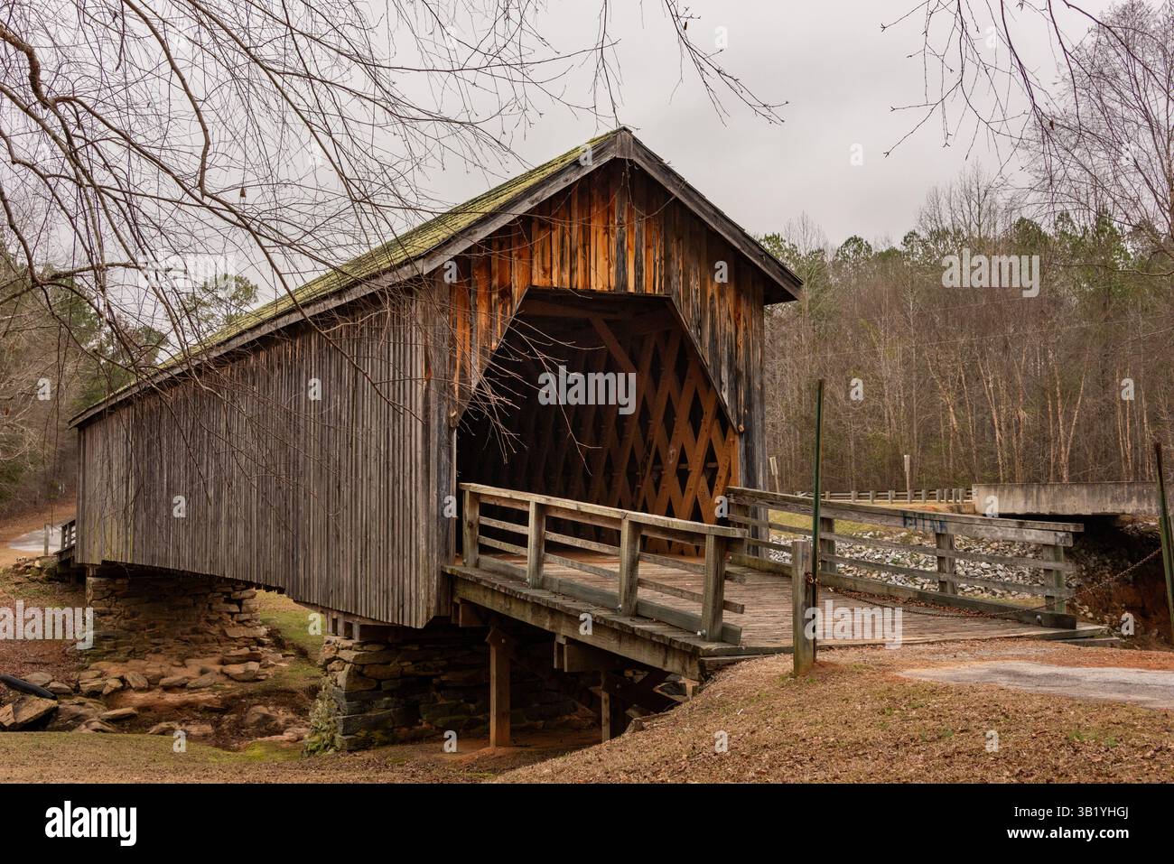 Historic Auchumpkee Creek Covered Bridge, Culloden, Georgia, USA Stock ...