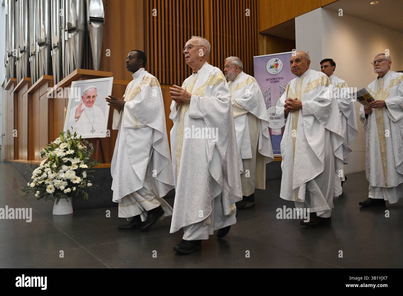 Sydney, Australia. 27th Apr 2025. Parishioners attend a solemn Mass for ...
