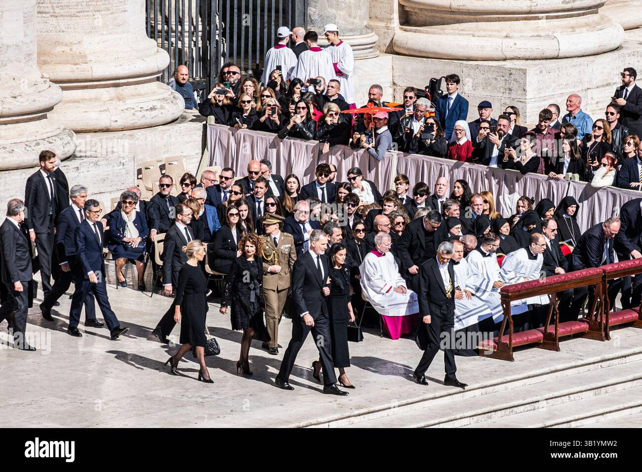 King Felipe VI and Spain's Queen Letizia attend the funeral mass of ...