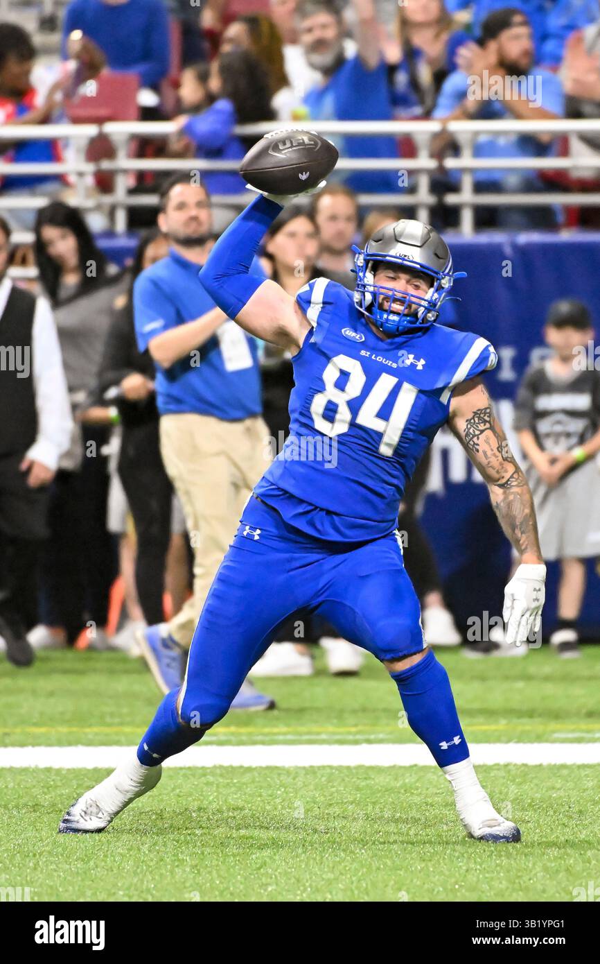 ST. LOUIS, MO - APRIL 26: St. Louis Battlehawks Tight End Jake ...