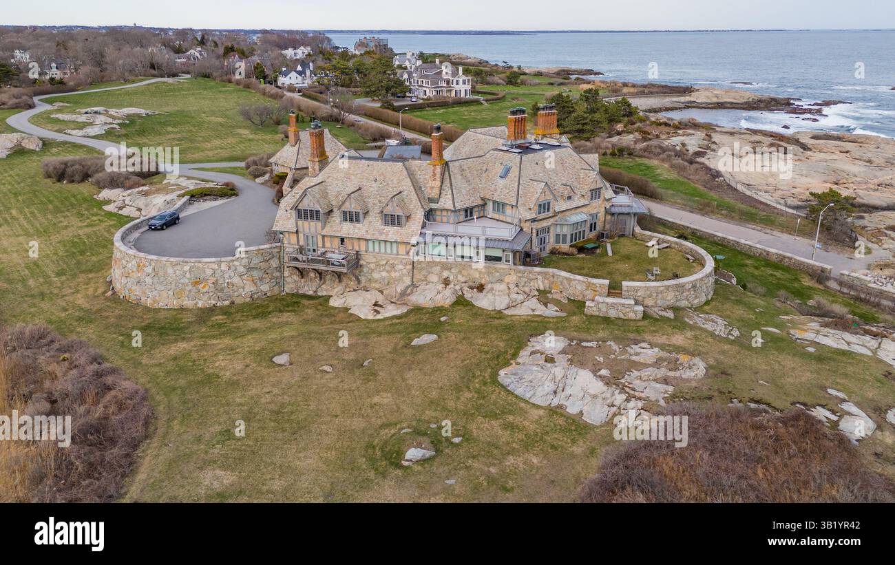 Waves mansion newport ri hi-res stock photography and images - Alamy