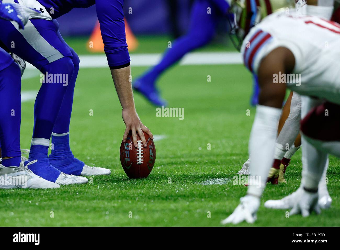ST. LOUIS, MO - APRIL 26: St. Louis Battlehawks long snapper Alex ...