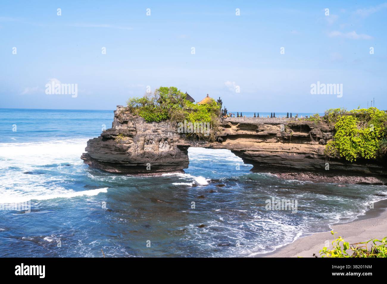 Famous Tanah Lot temple on Bali island. Batu Bolong Balenese Hindu ...