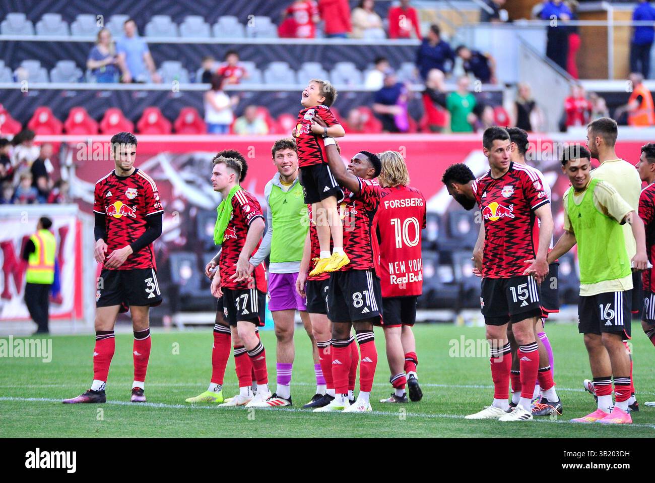 Harrison, USA. 26th Apr, 2025. The New York Red Bulls hosted CF ...