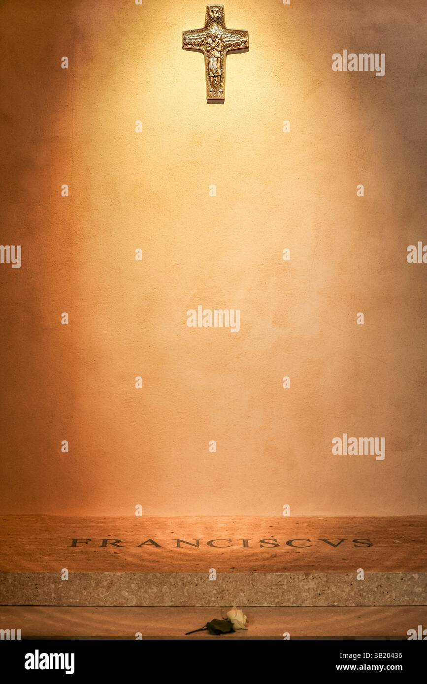 Rom, Italy. 27th Apr, 2025. A white rose lies at the tomb of the late ...