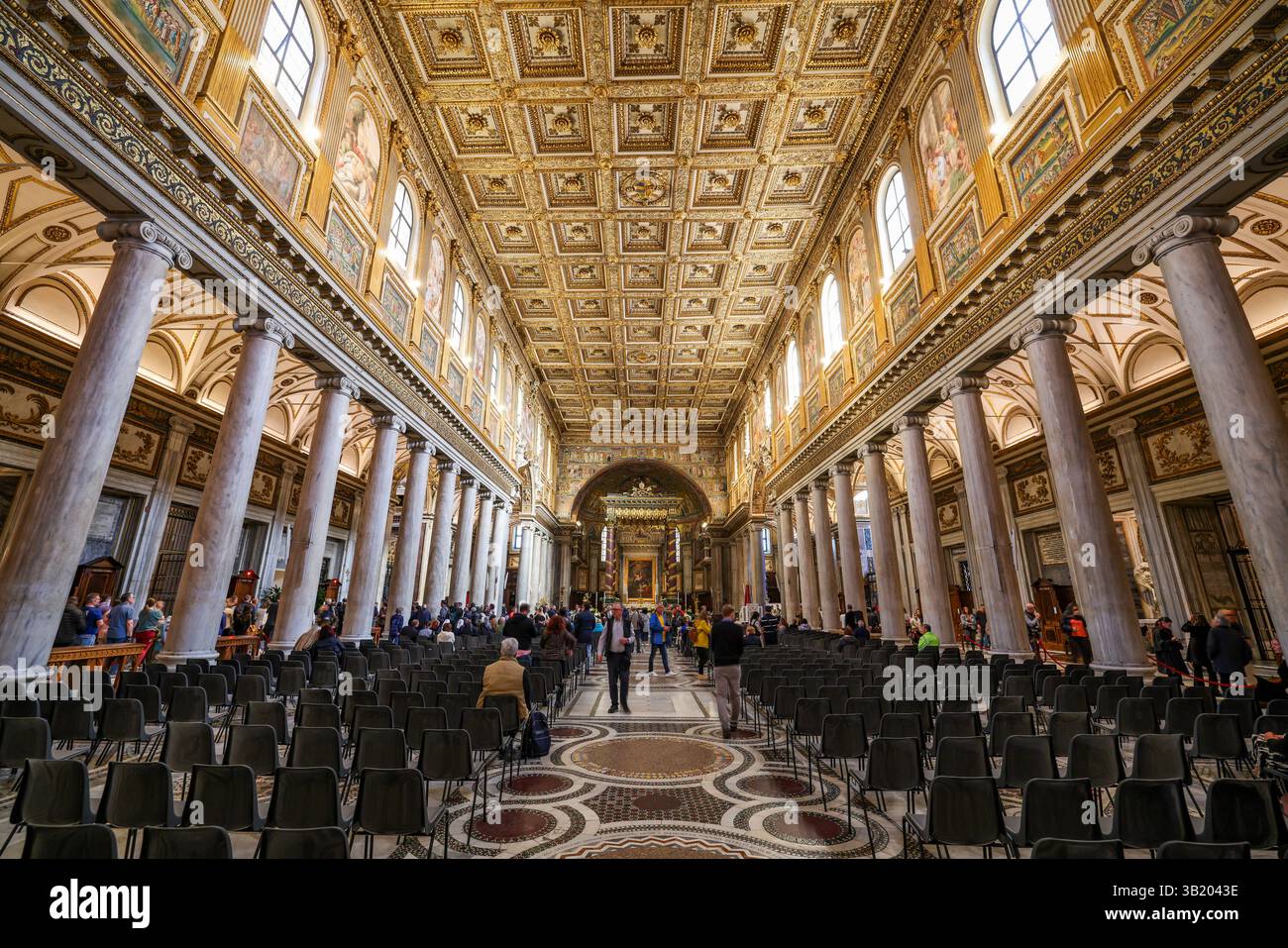 Rom, Italy. 27th Apr, 2025. Interior view of the Basilica of Santa ...