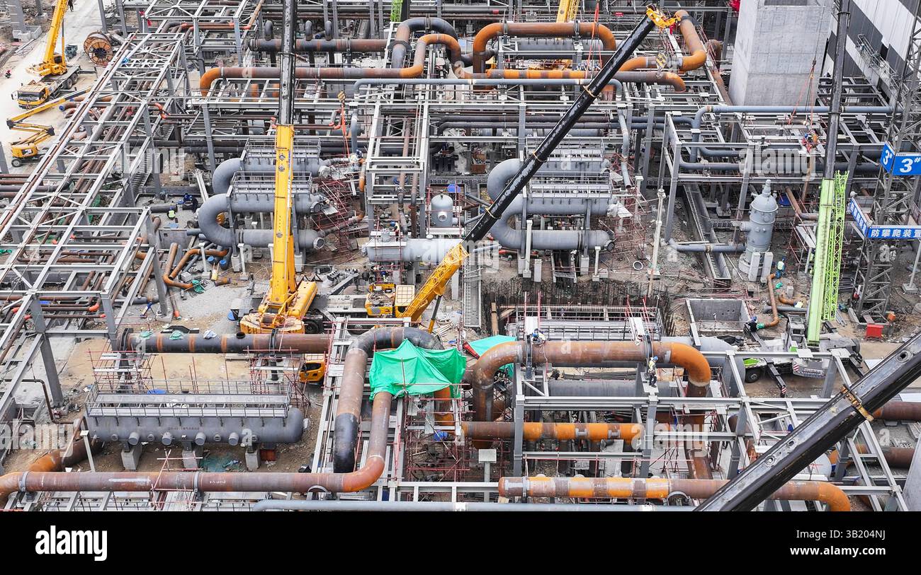 Workers are engaged in the construction of the first "300MW" salt ...