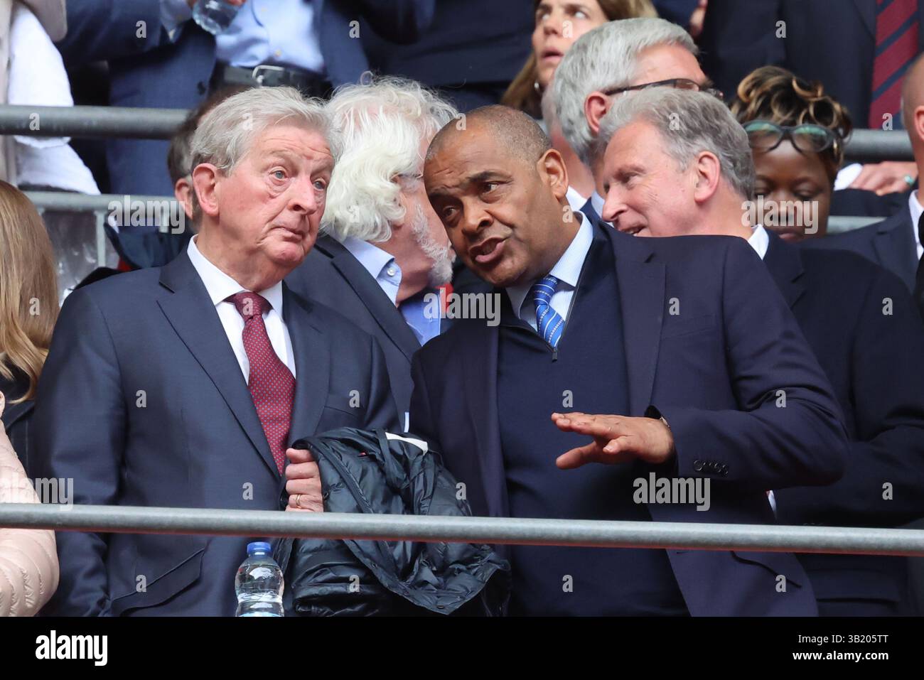 London, UK. 26th Apr, 2025. Roy Hodgson Ex manager and Mark Bright of ...