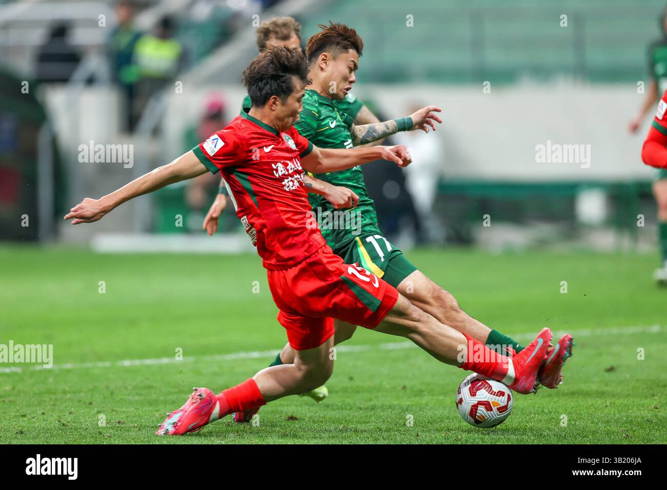 Beijing Guoan Football Club defeated Henan Jiuzu Dukang Football Club ...