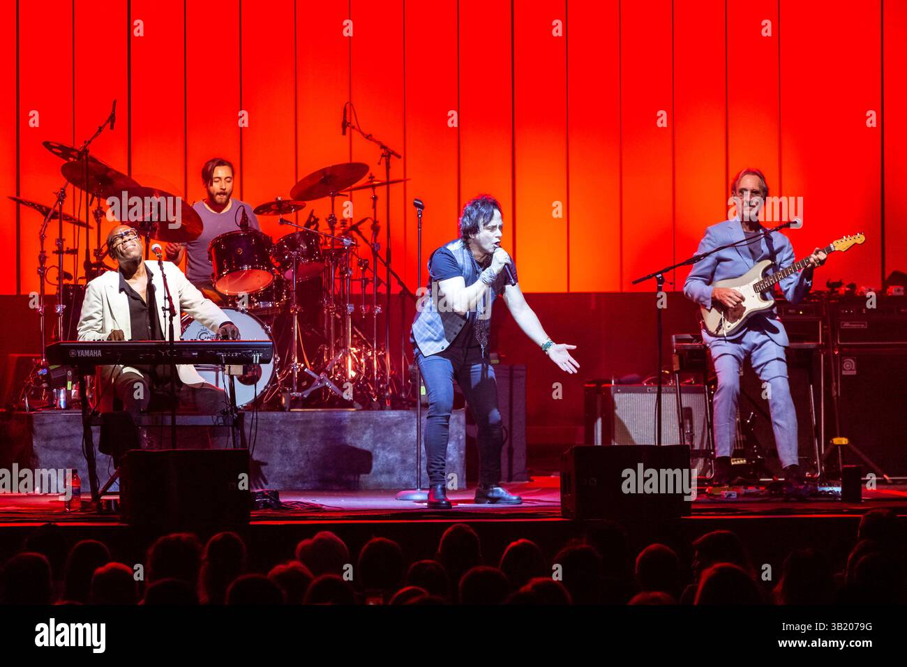 Andrew Roachford, Nic Collins, Tim Howar und Mike Rutherford von Mike ...