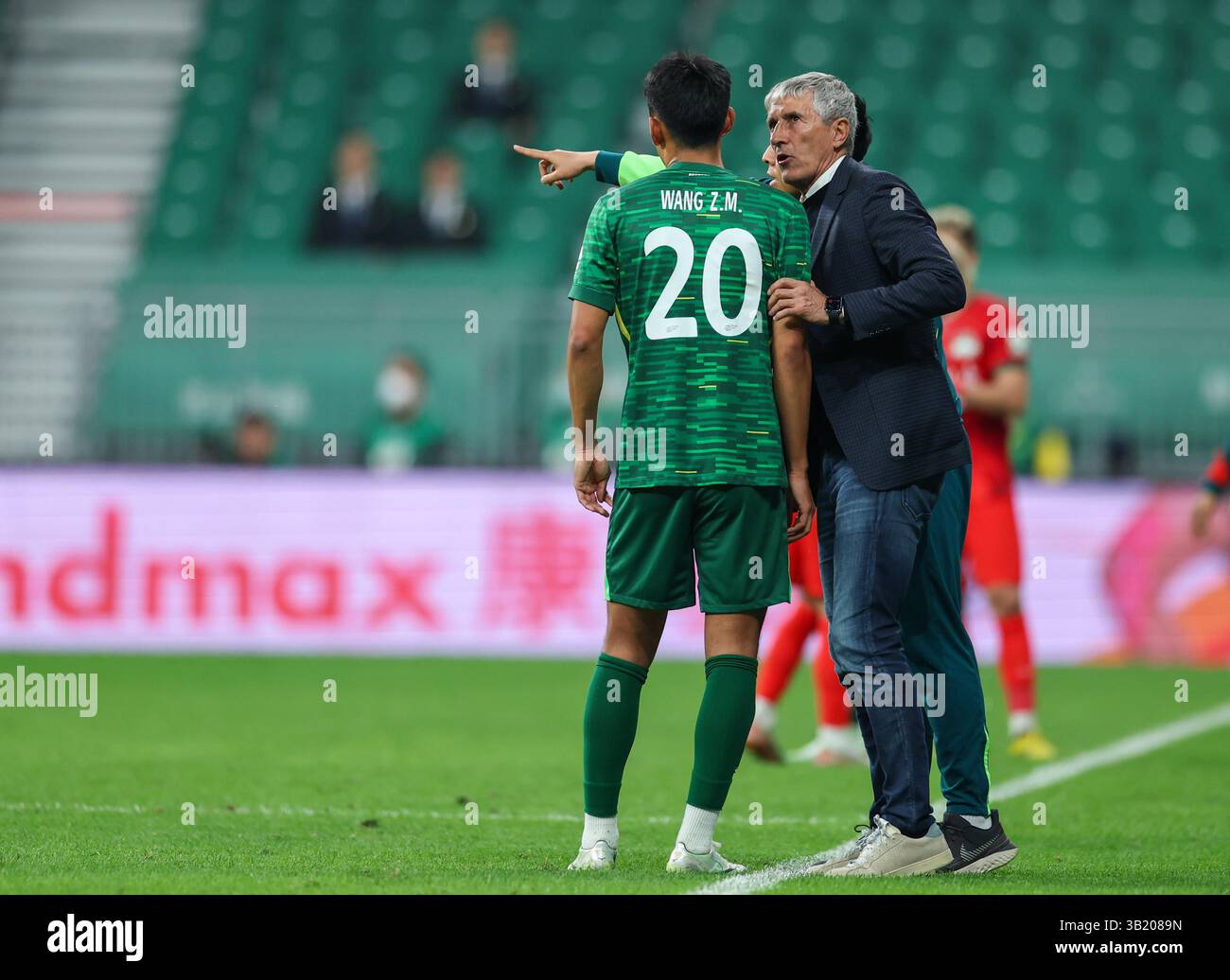 Beijing Guoan Football Club defeated Henan Jiuzu Dukang Football Club ...