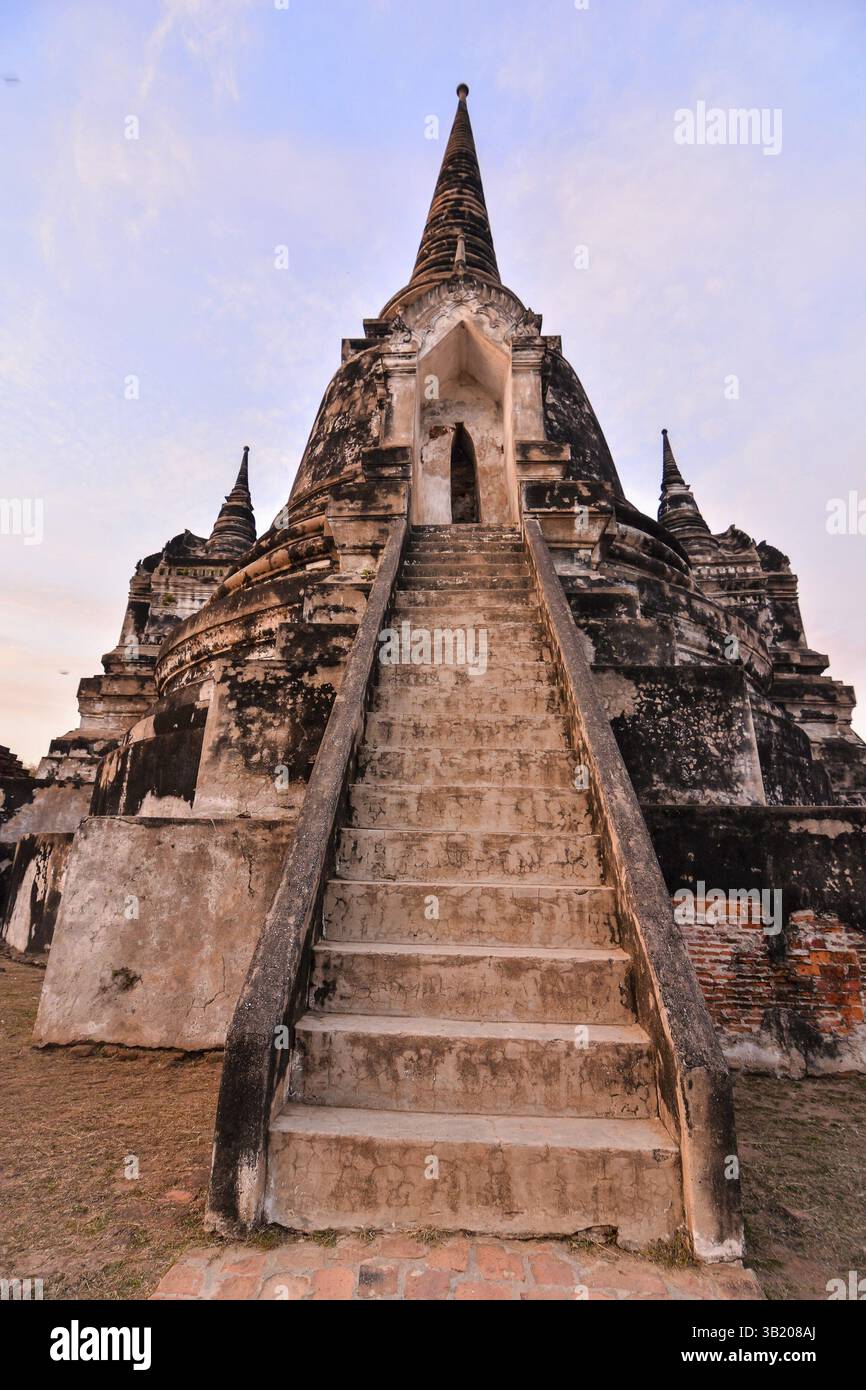 Old Thai Ruins, Ayutthaya, Beautiful photo picture taken in thailand ...