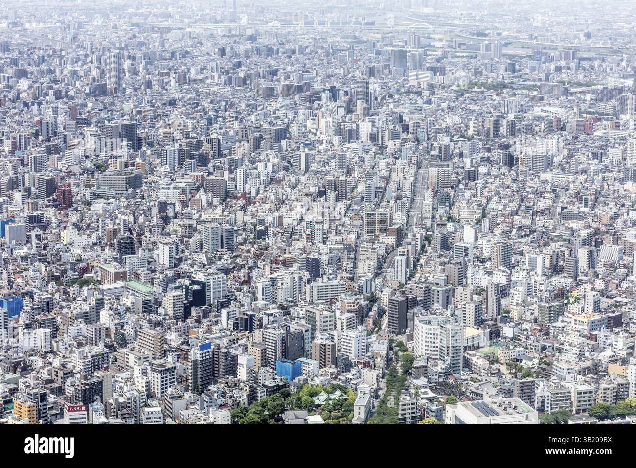 An aerial shot of the Tokyo skyline from the tallest tower in the world ...
