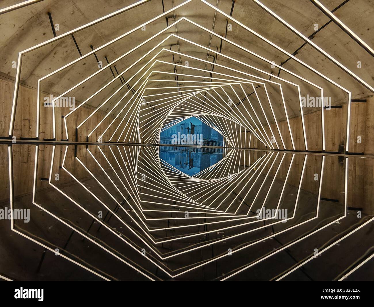 The cool light and shadow design of the No. 2 bridge arch of Sandong bridge in Chongqing, China ...