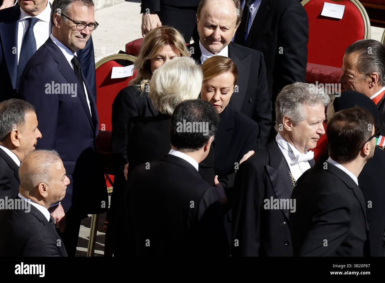 Italian Premier Giorgia Meloni arrives in St. Peter's Square e speck ...
