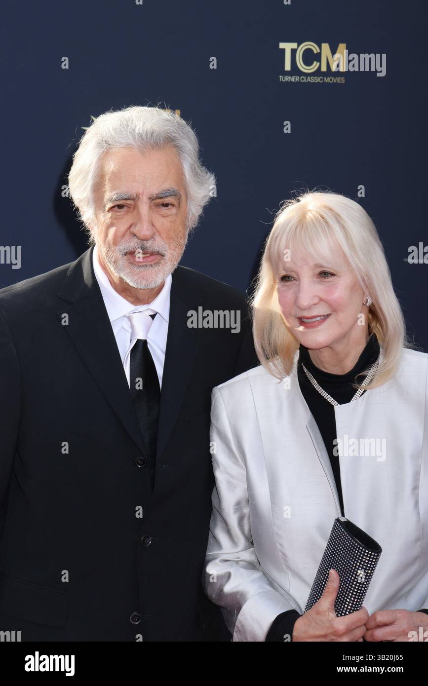 Hollywood, CA, USA. 26th Apr 2025. Joe Mantegna, Arlene Vrhel 04/26 ...