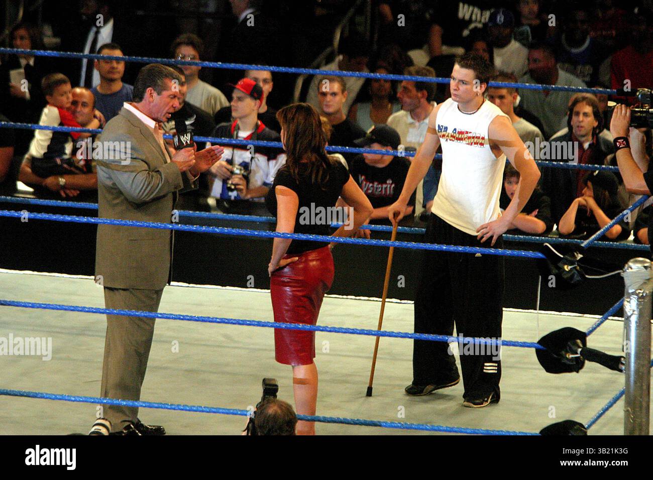 Stephanie mcmahon 2003 hi-res stock photography and images - Alamy