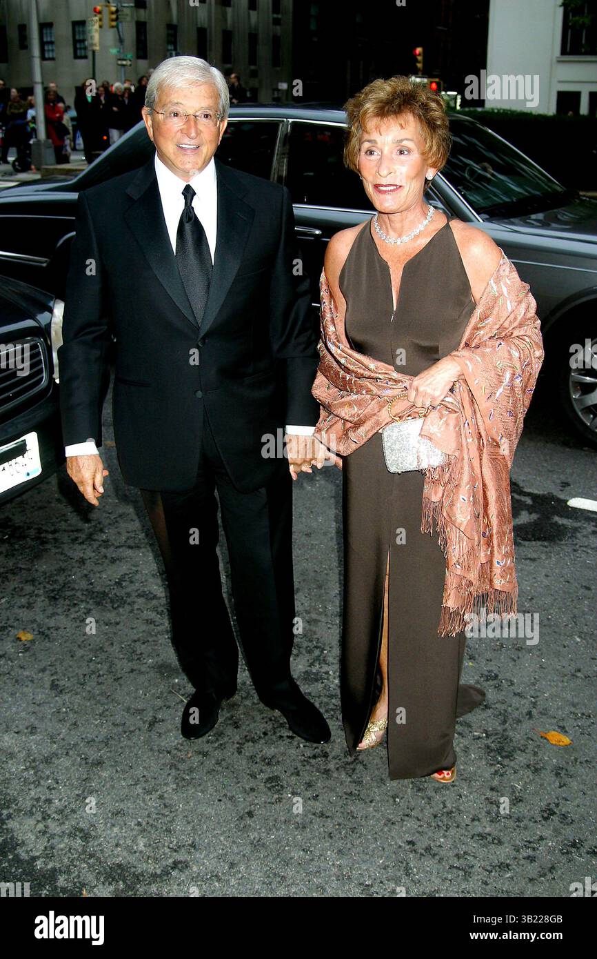 Oct. 9, 2005 - New York, New York, U.S. - K45476JBU.JENNIFER JOY ...