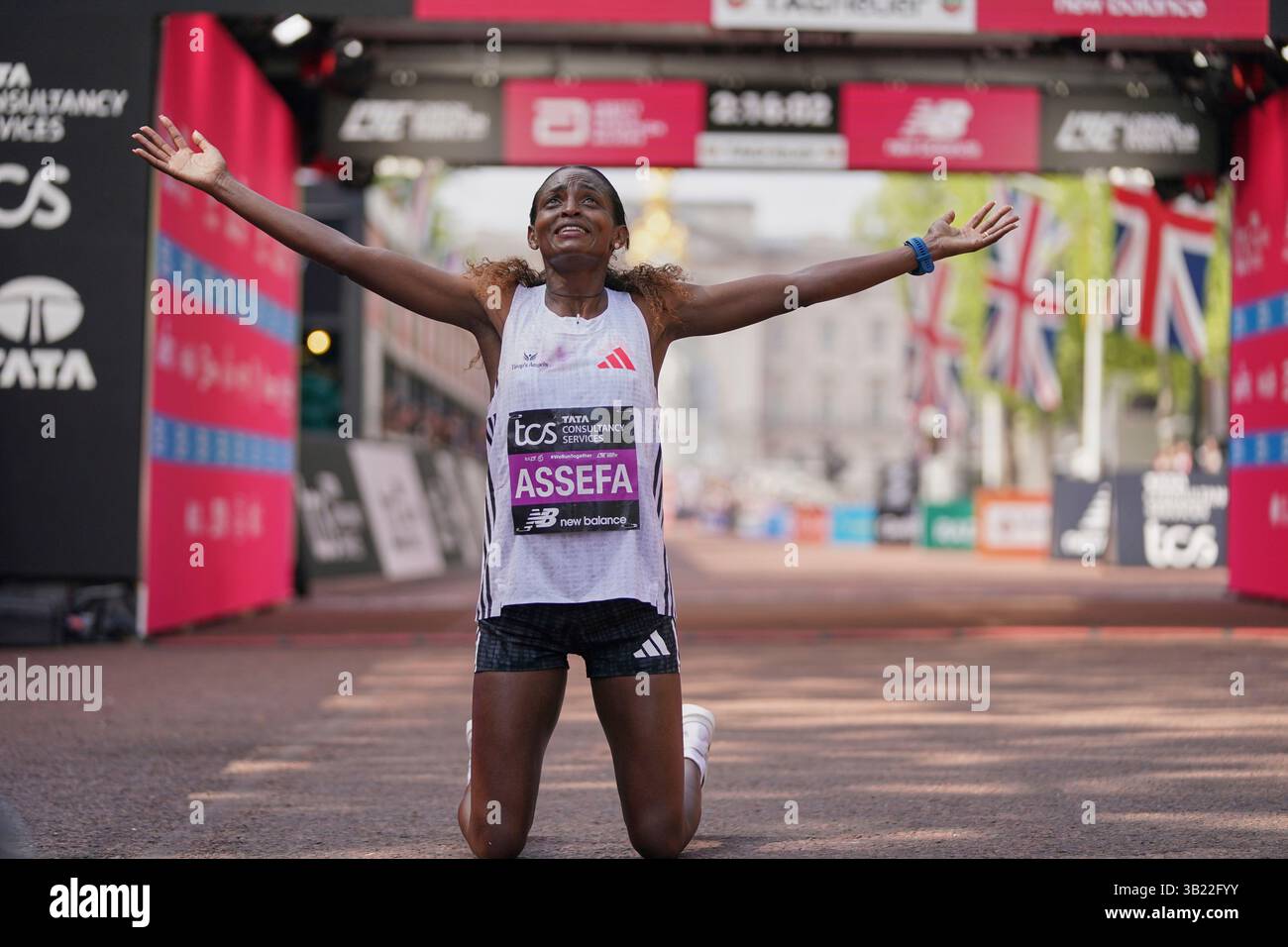 Tigst Assefa of Ethiopia celebrates after winning the women's race at ...