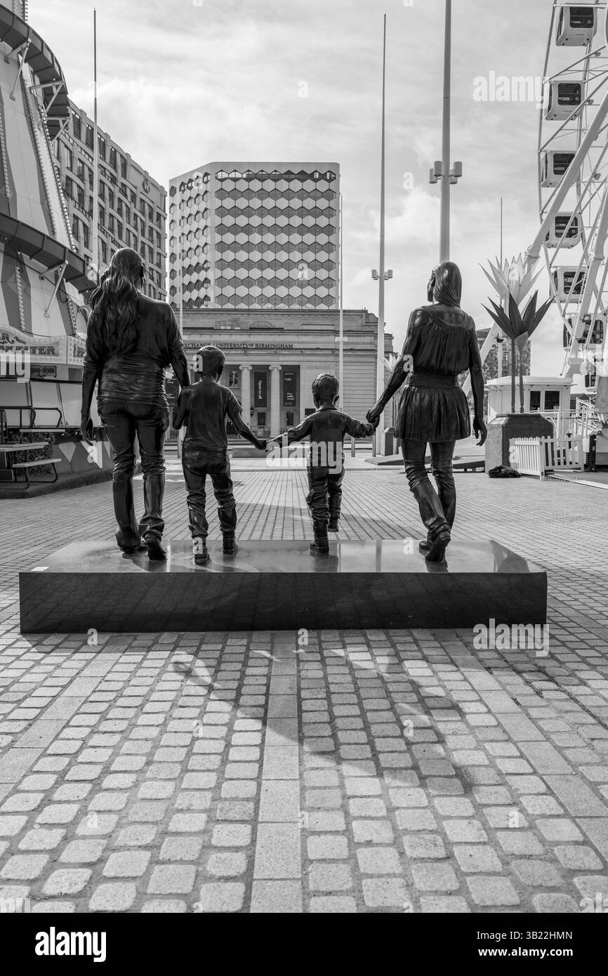 A Real Birmingham Family, a public artwork, sculpture by Gillian ...