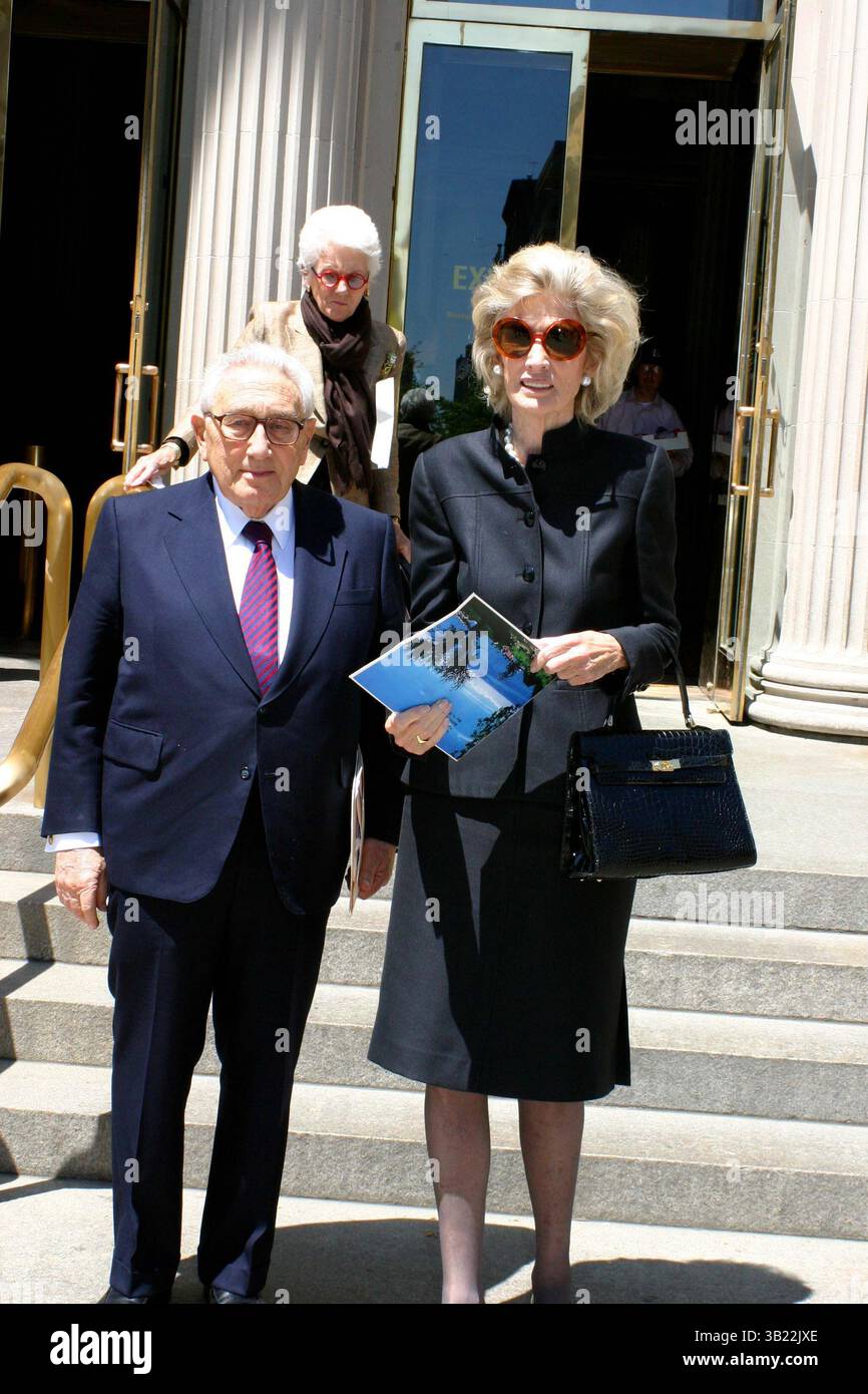 May 14, 2007 - New York, New York, U.S. - K52994WR.MEMORIAL SERVICE FOR ...