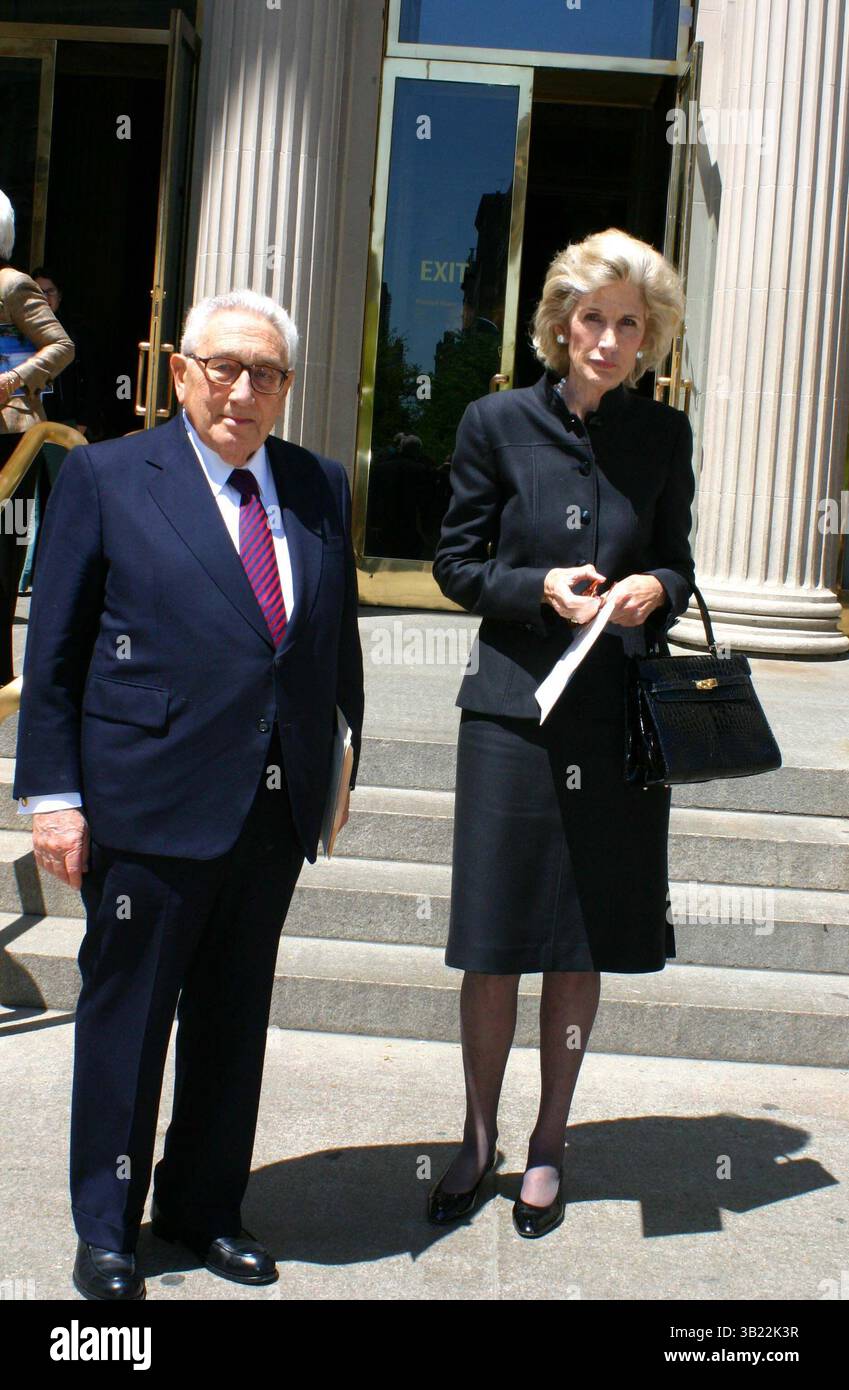 May 14, 2007 - New York, New York, U.S. - K52994WR.MEMORIAL SERVICE FOR ...