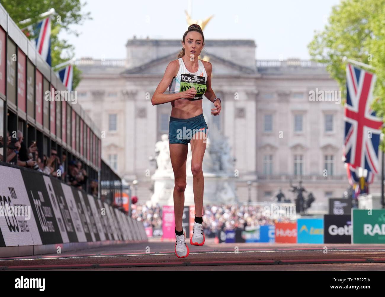 Eilish McColgan finishing eighth in the women's elite race during the ...