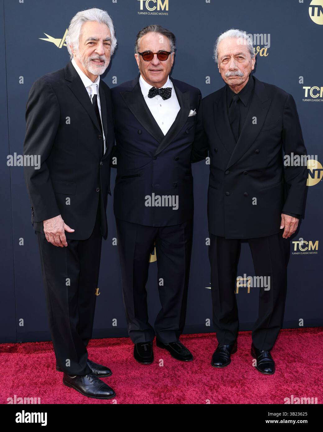 HOLLYWOOD, LOS ANGELES, CALIFORNIA, USA - APRIL 26: Joe Mantegna, Andy ...