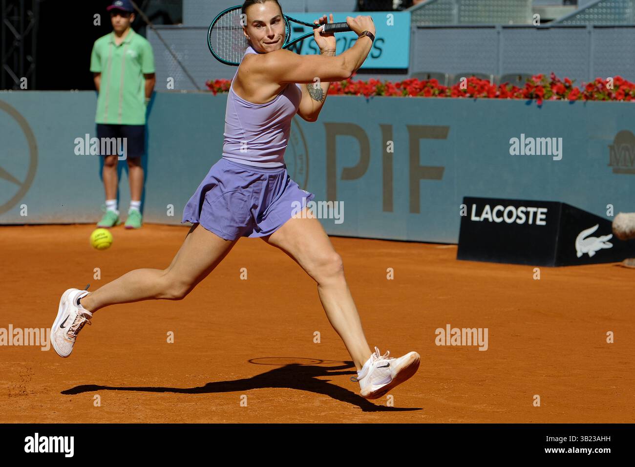 Madrid, Spain. 27th Apr, 2025. Tennis WTA, individual Women: Mutua ...